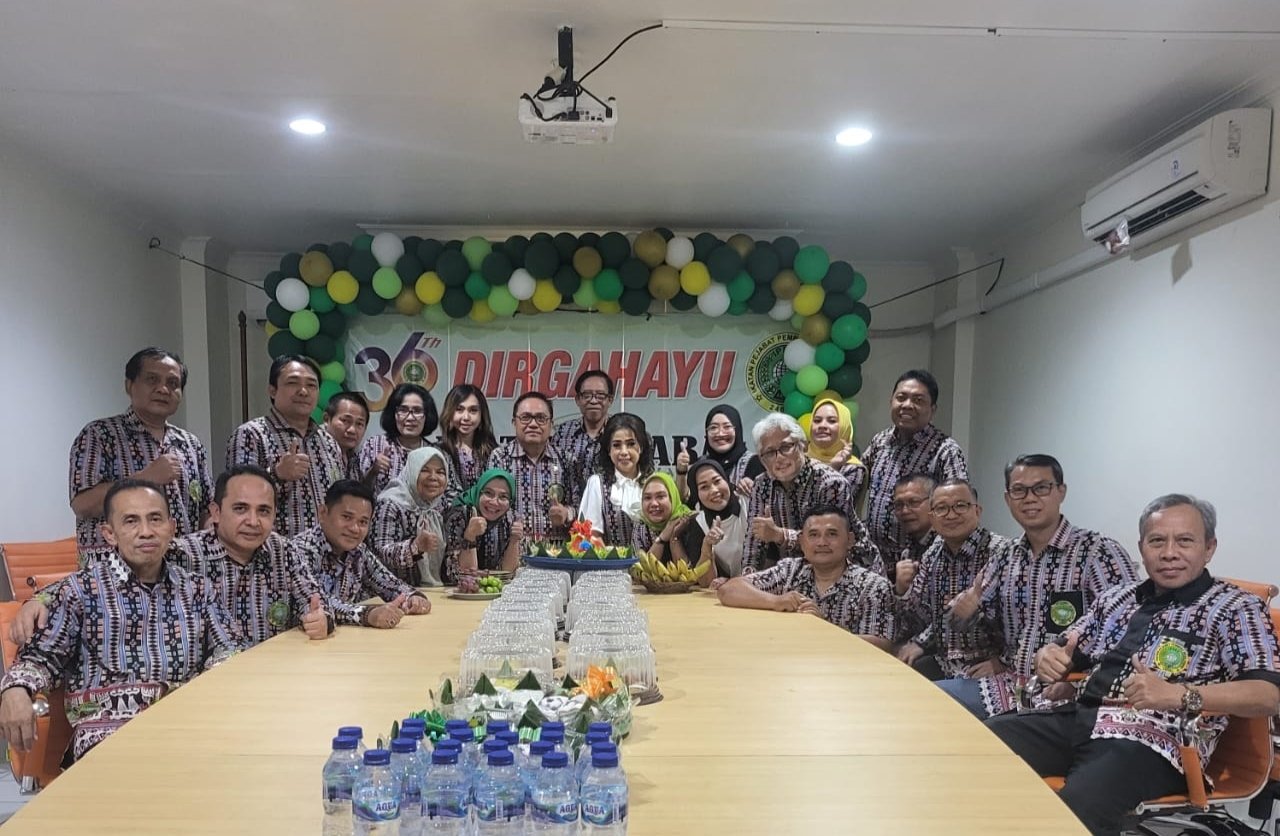 PP IPPAT Potong Tumpeng Peringati HUT IPPAT Ke 36